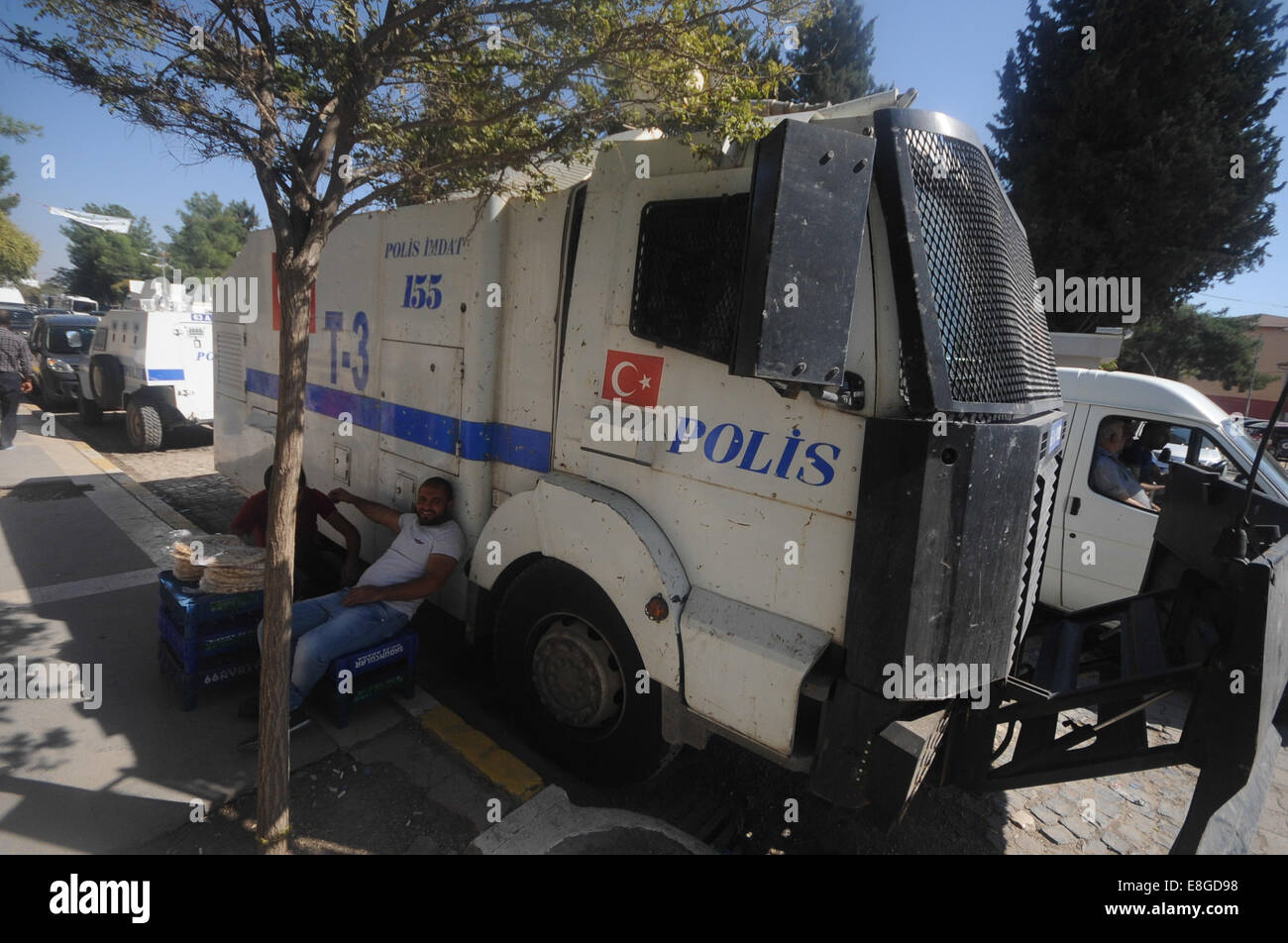 Suruc, Turkey. 7th Oct, 2014. Tear gas vehicles and water canon ...