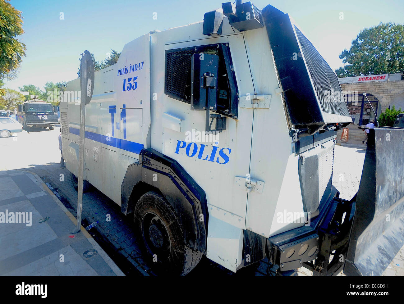 Suruc, Turkey. 7th Oct, 2014. Tear gas vehicles and water canon ...