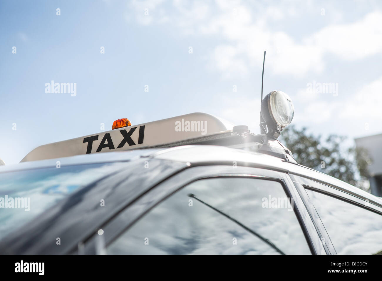 Taxi rank sign hi-res stock photography and images - Alamy