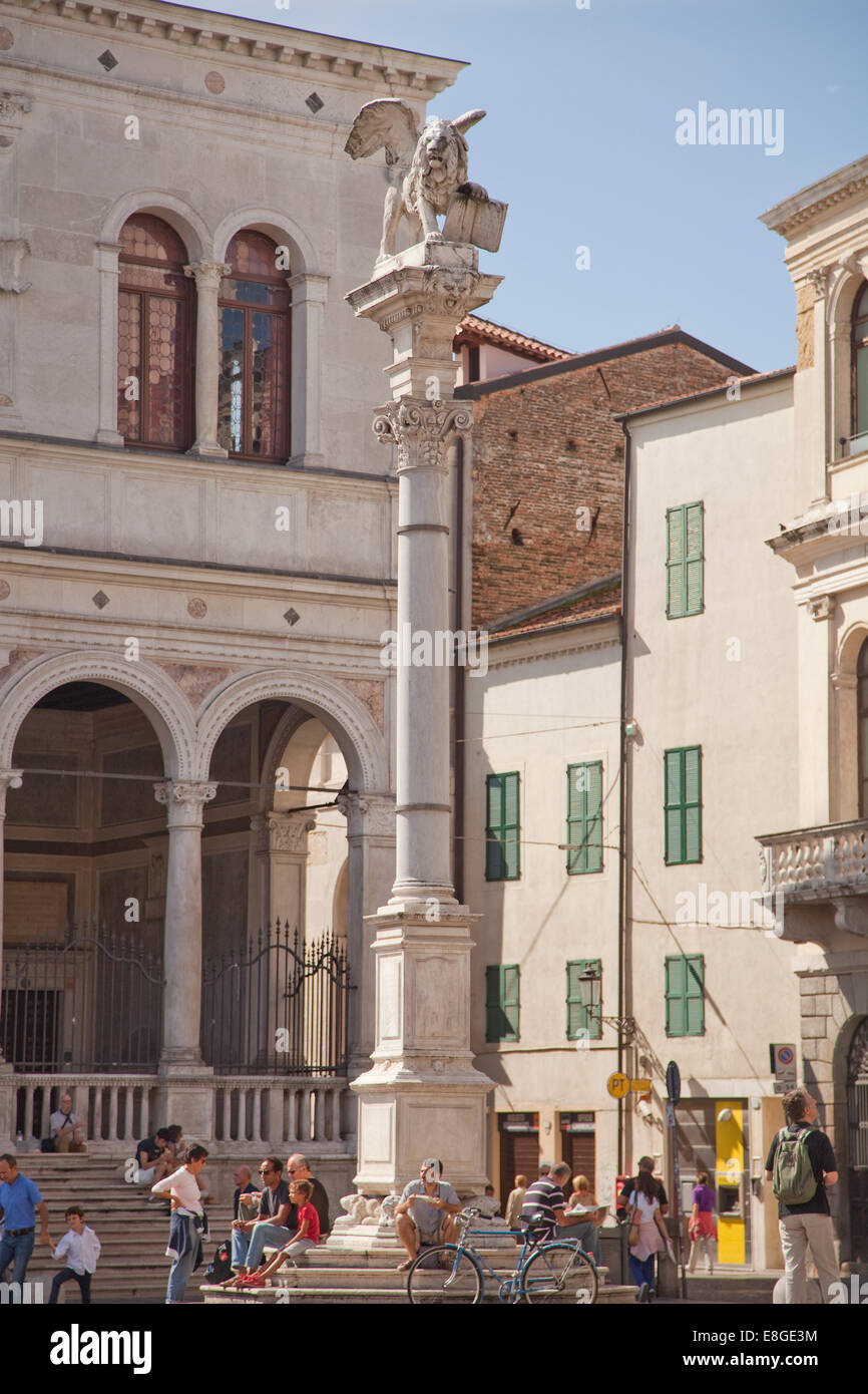 Public piazzas hi-res stock photography and images - Alamy