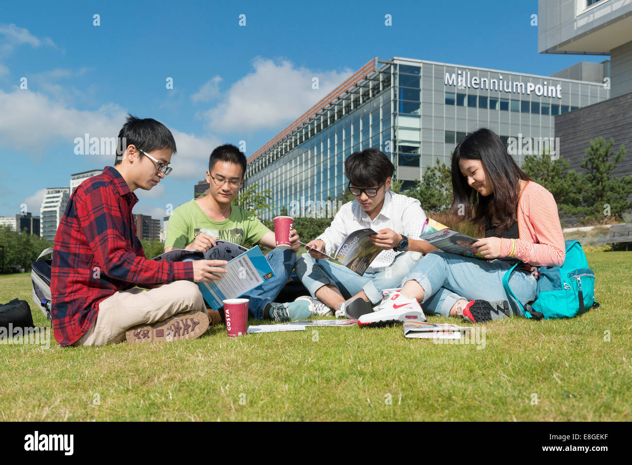 Chinese international student hi-res stock photography and images - Alamy