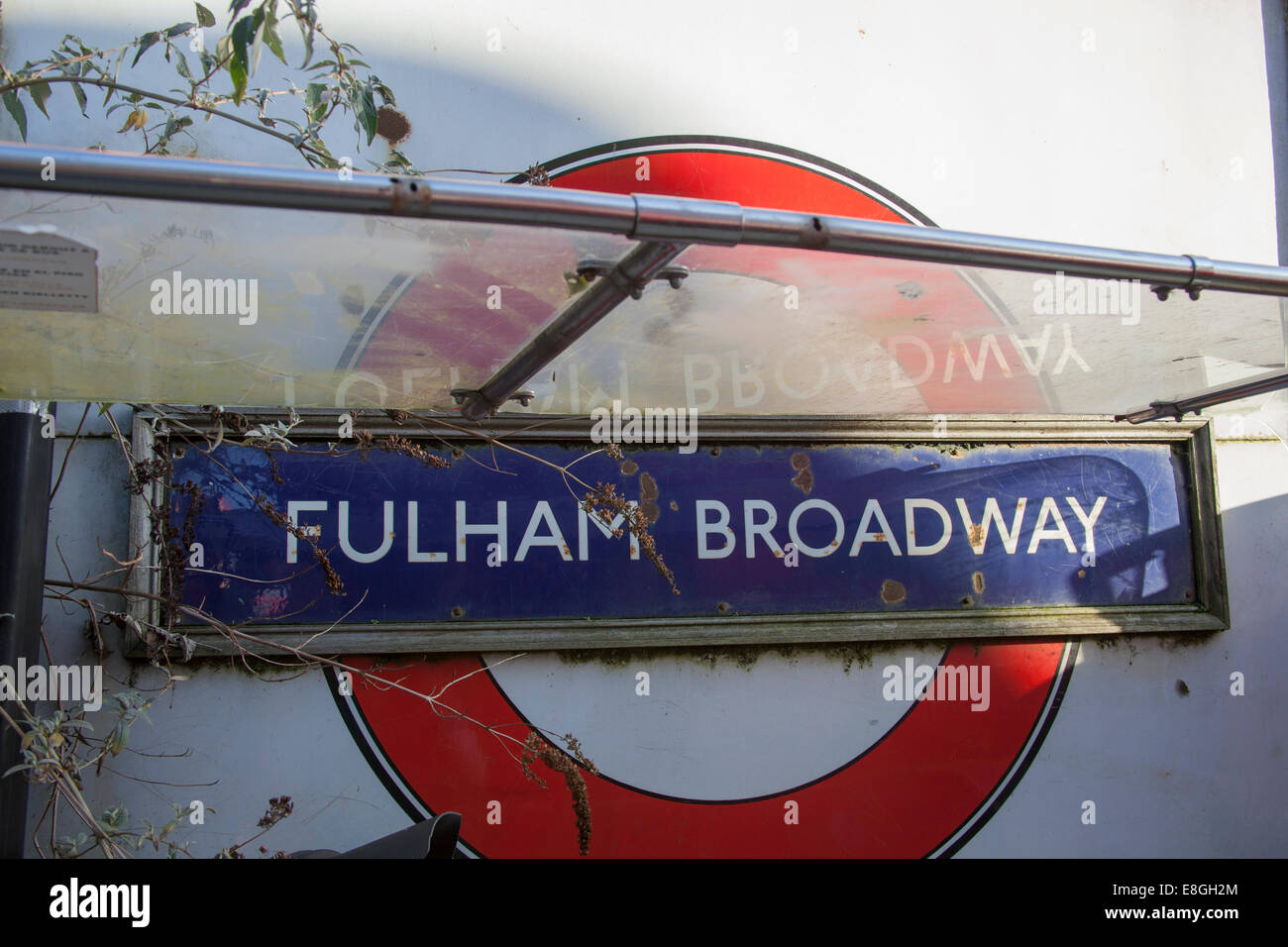 London sign disused old hi-res stock photography and images - Alamy