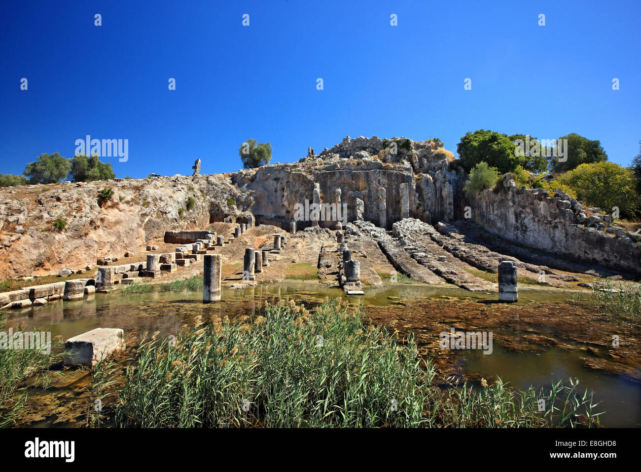 Ship ancient greece hi-res stock photography and images - Alamy