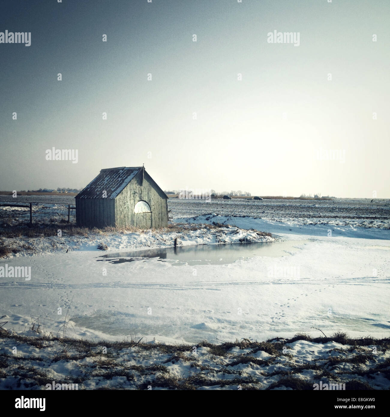 Shack in snow Stock Photo - Alamy