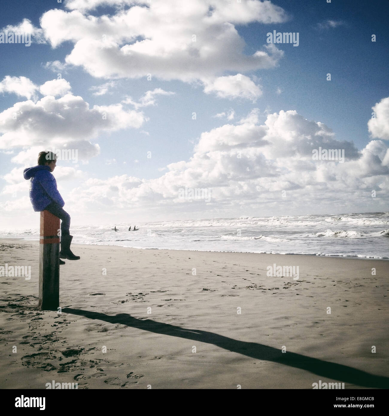 Wooden post beach hi-res stock photography and images - Alamy