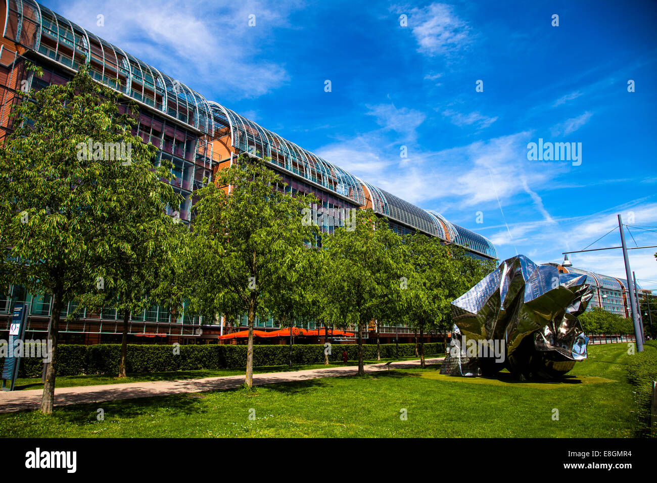 Palais des Congrès de Lyon, Lyon Convention Center, by architect Renzo ...
