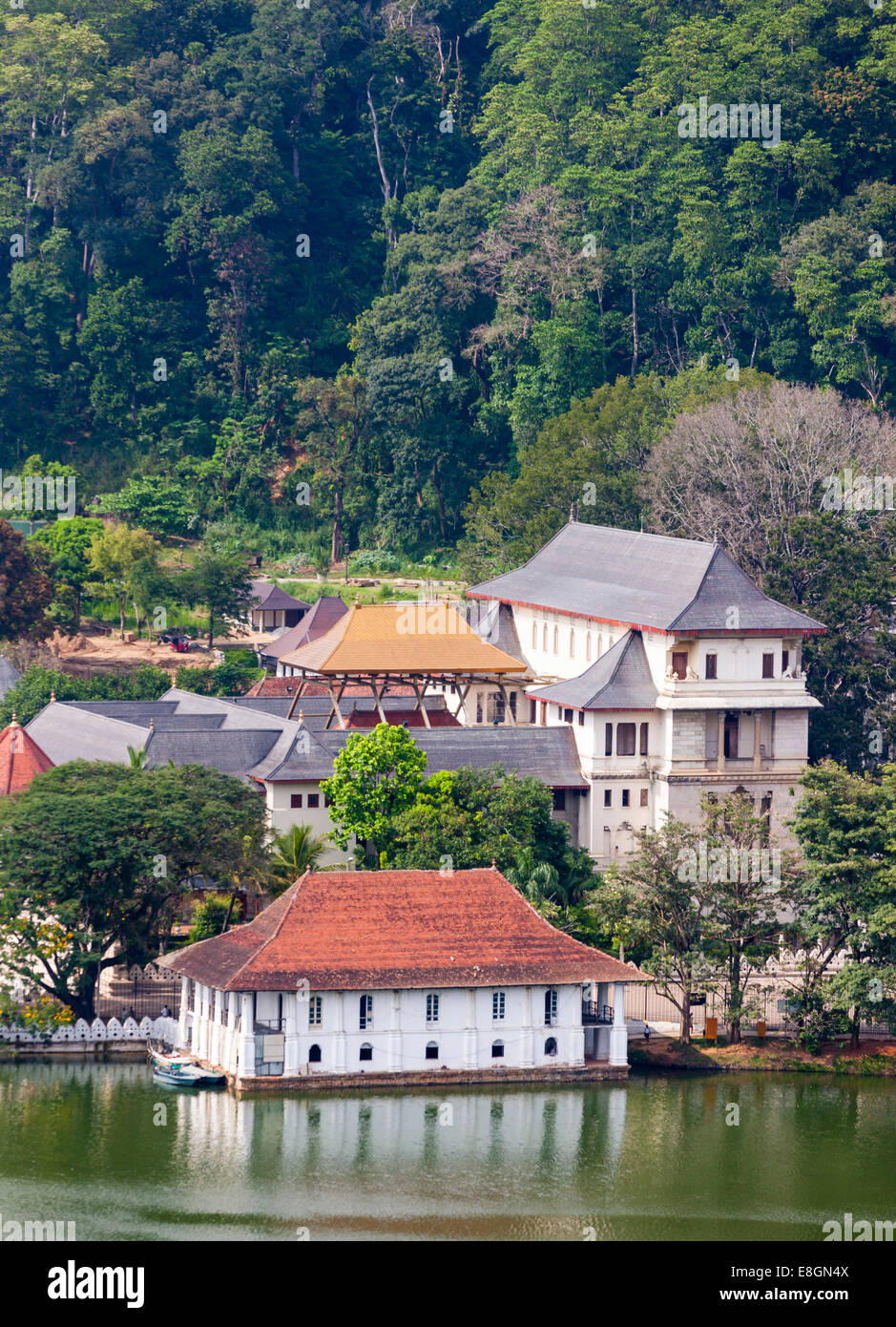 Kandy Lake, Temple of the Sacred Tooth Relic, Sri Dalada Maligawa, Kandy, Central Province, Sri ...
