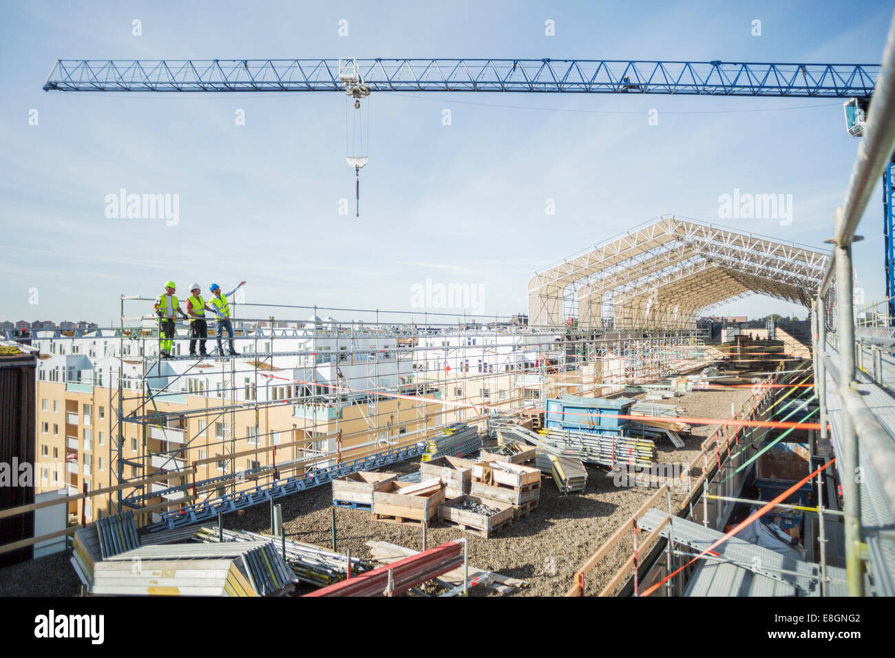 Building workers hi-res stock photography and images - Alamy