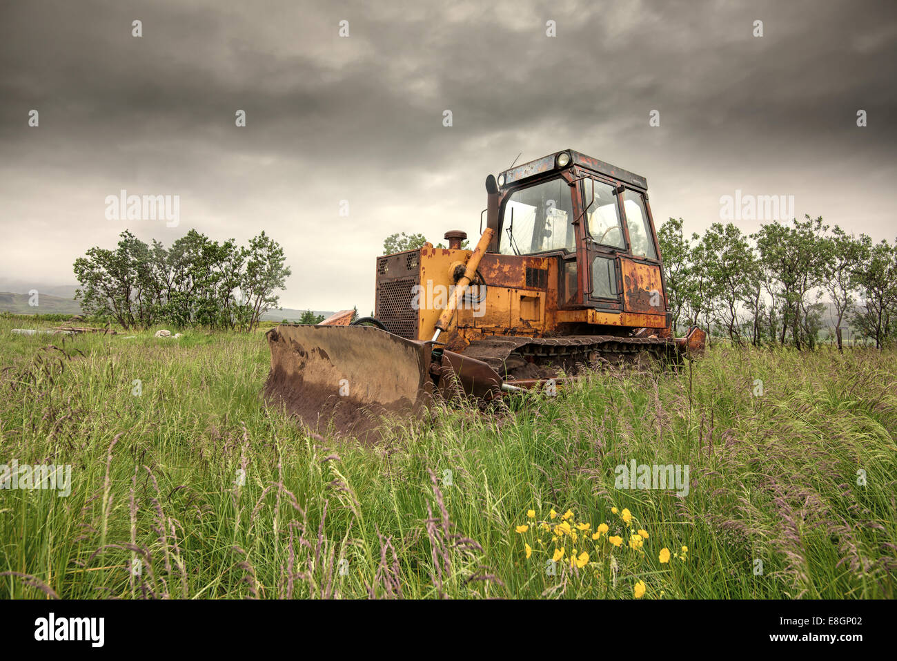 Old bulldozer hi-res stock photography and images - Alamy