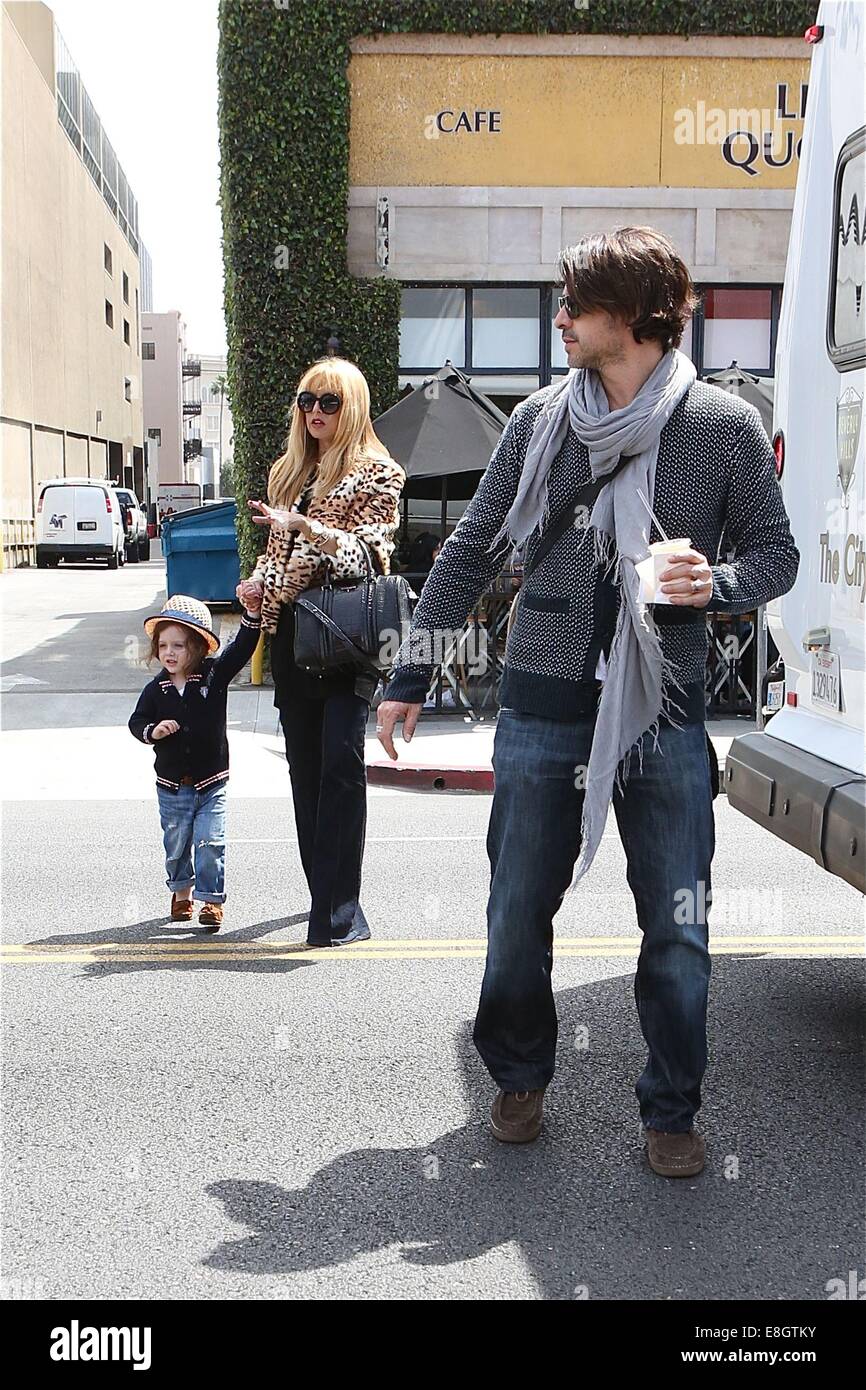 Rachel Zoe Walks thru dangerous traffic with family Featuring: Rachel ...