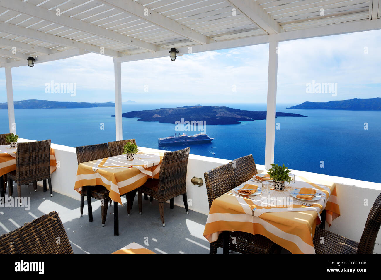 Restaurant luxury terrace hi-res stock photography and images - Alamy