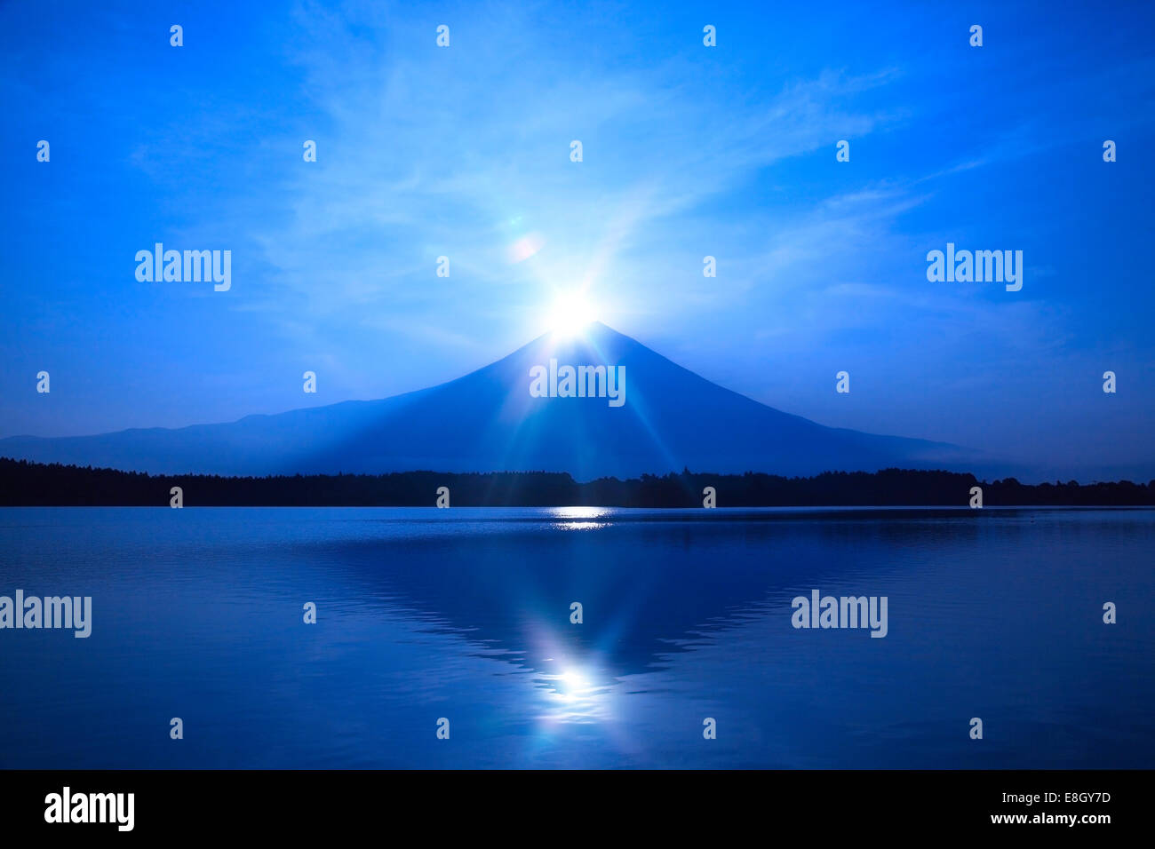 Diamond fuji phenomenon hi-res stock photography and images - Alamy