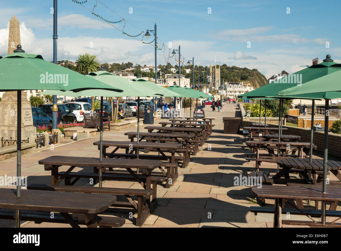 Green promenade hi-res stock photography and images - Alamy