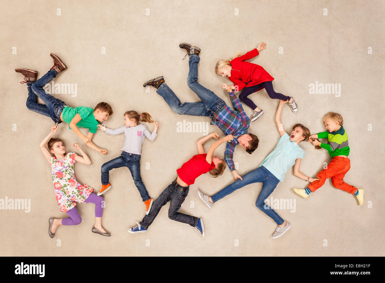 School kids fight each other Stock Photo - Alamy