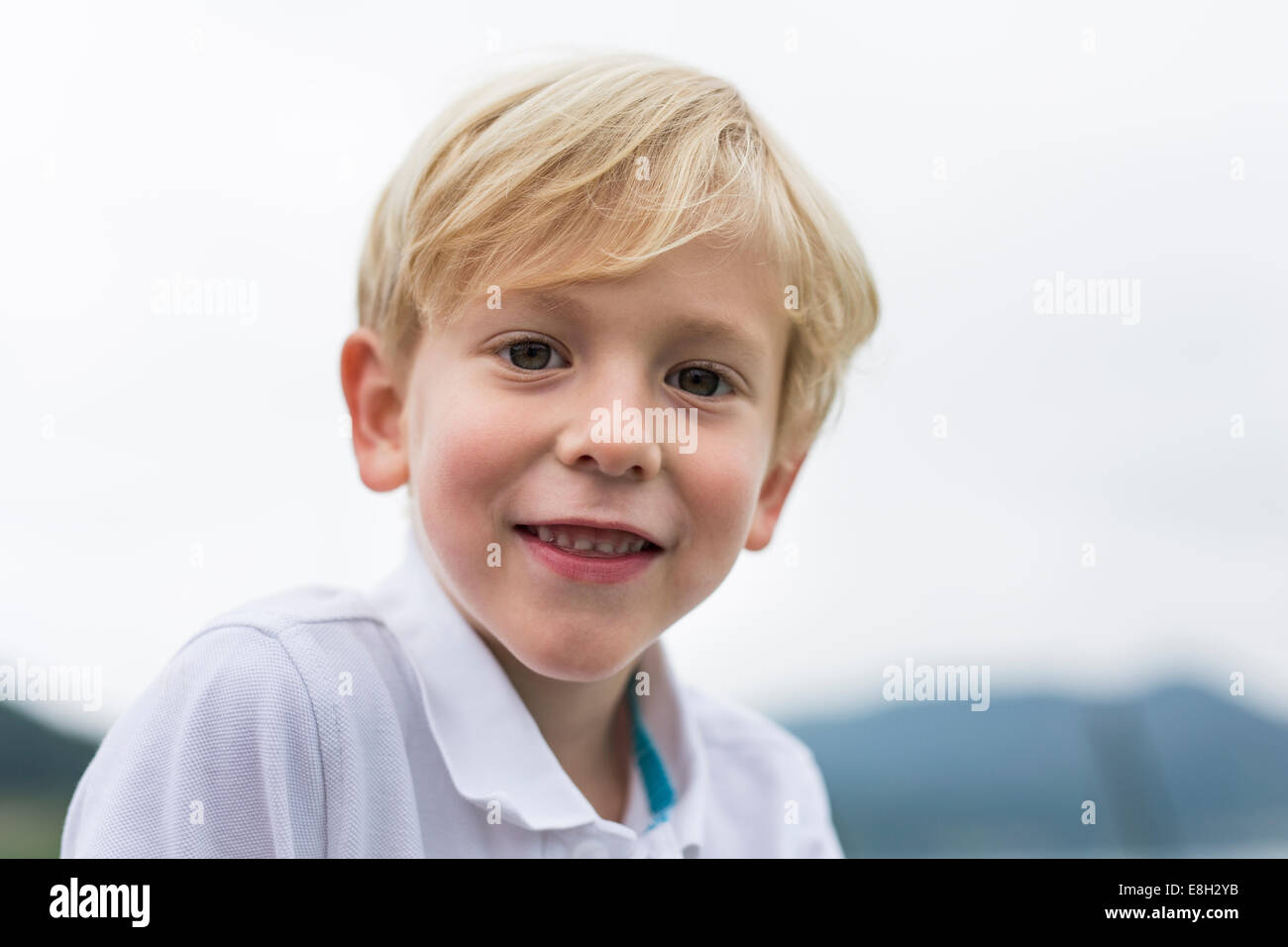 Portrait of smiling little boy Stock Photo - Alamy
