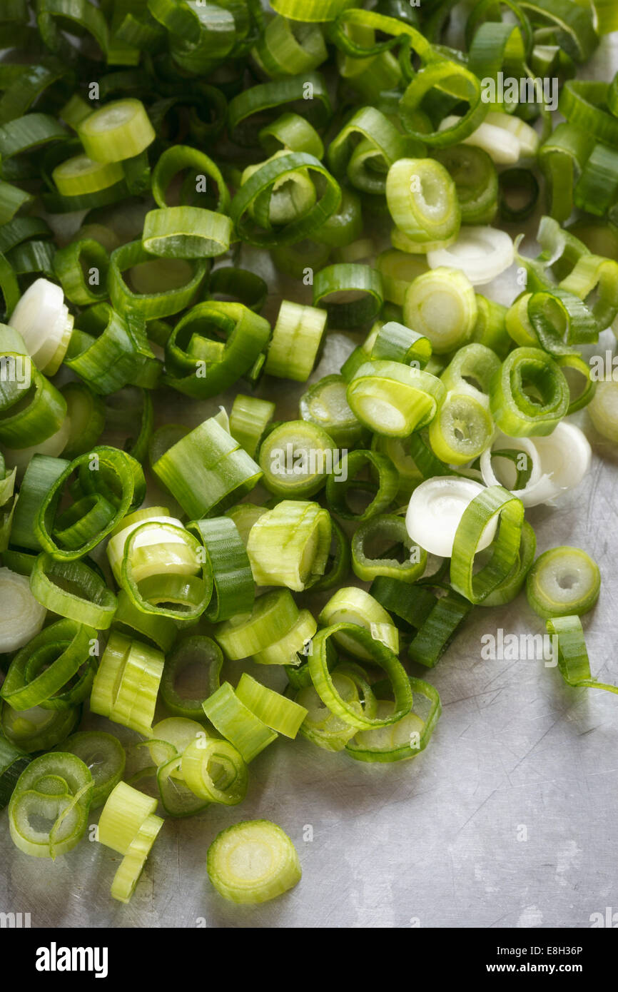Sliced spring onions Stock Photo - Alamy