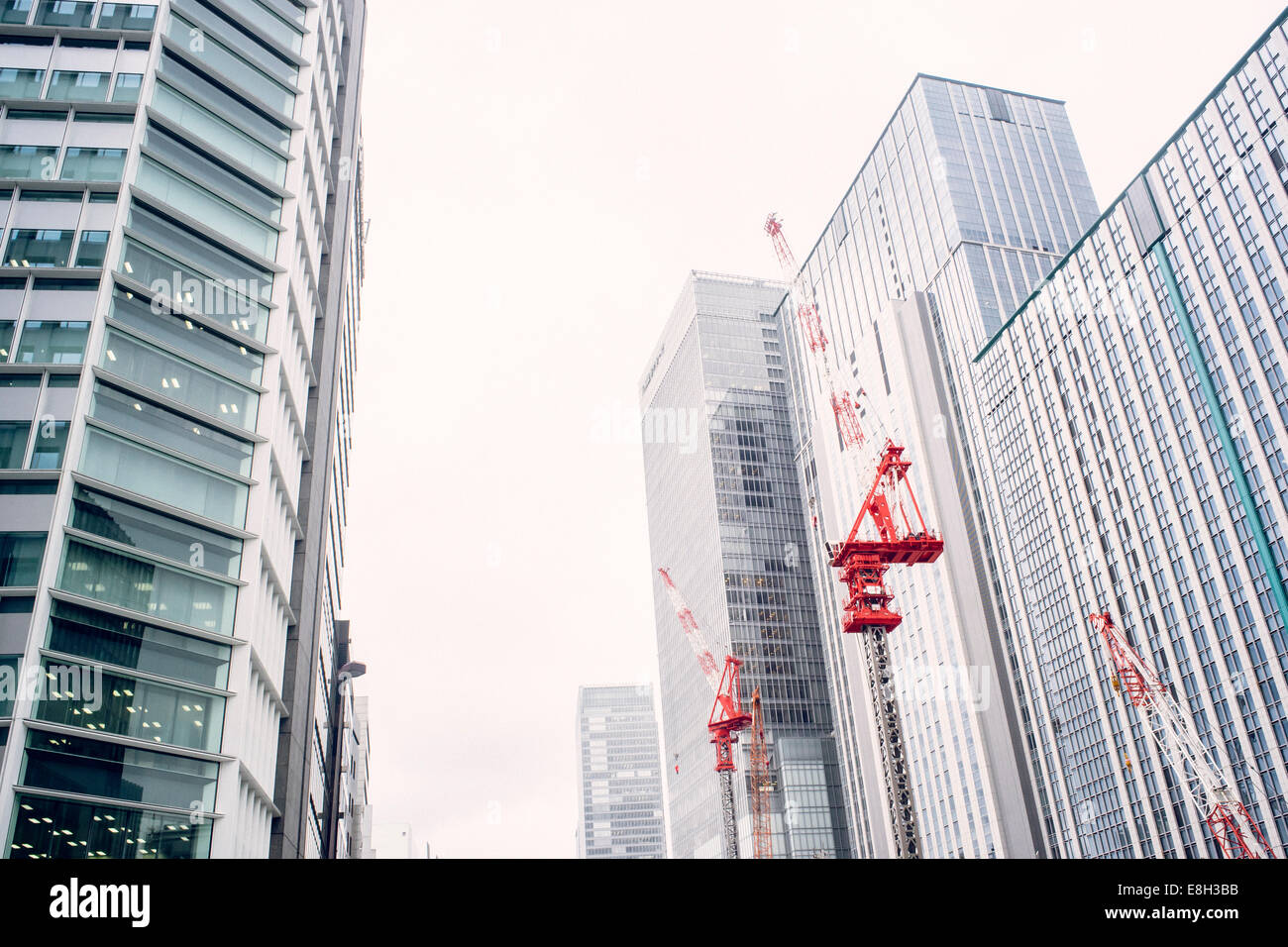 Tokyo skyscraper construction hi-res stock photography and images - Alamy