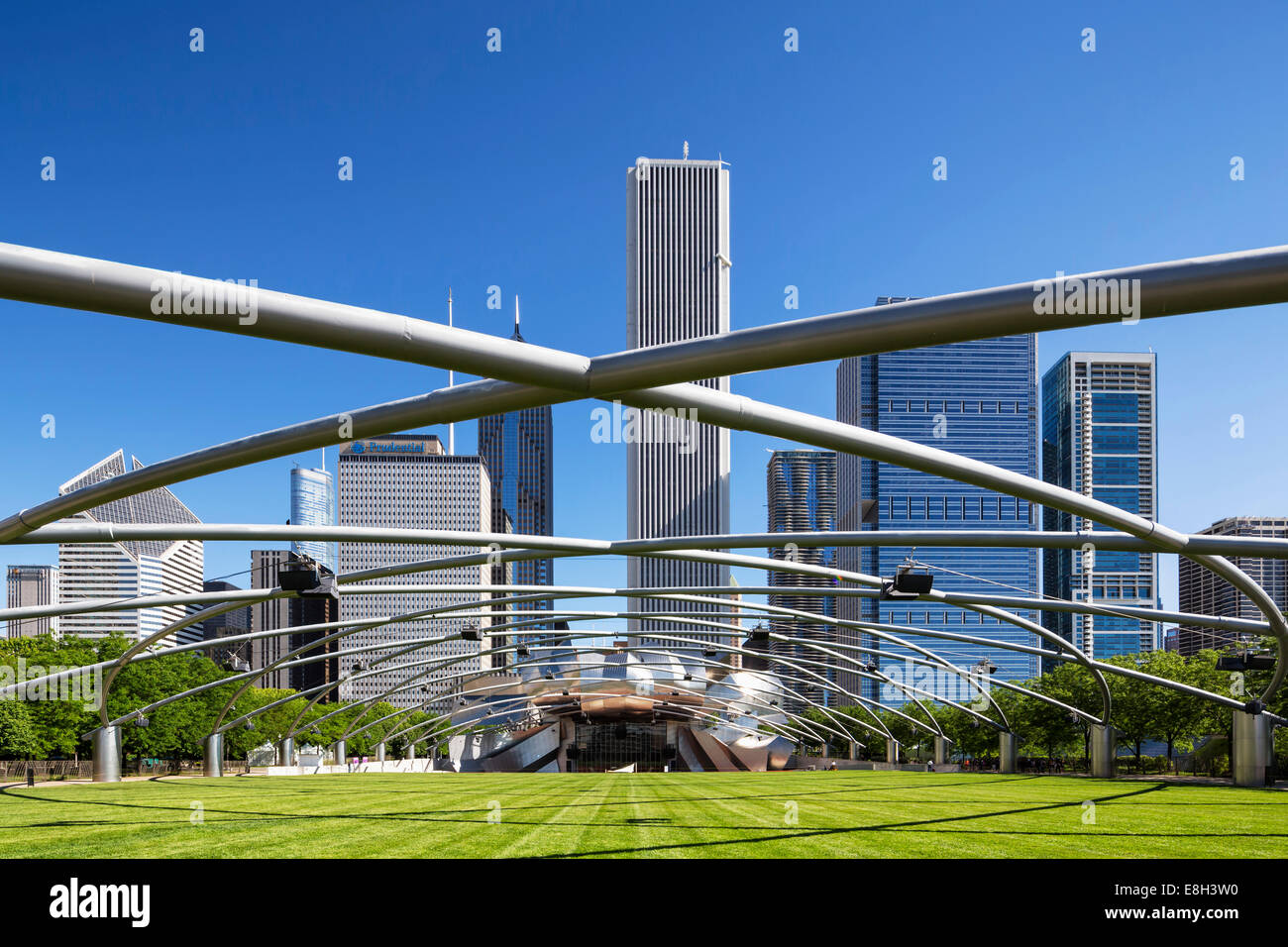 USA, Illinois, Chicago, Millennium Park, Jay Pritzker Pavilion Stock ...