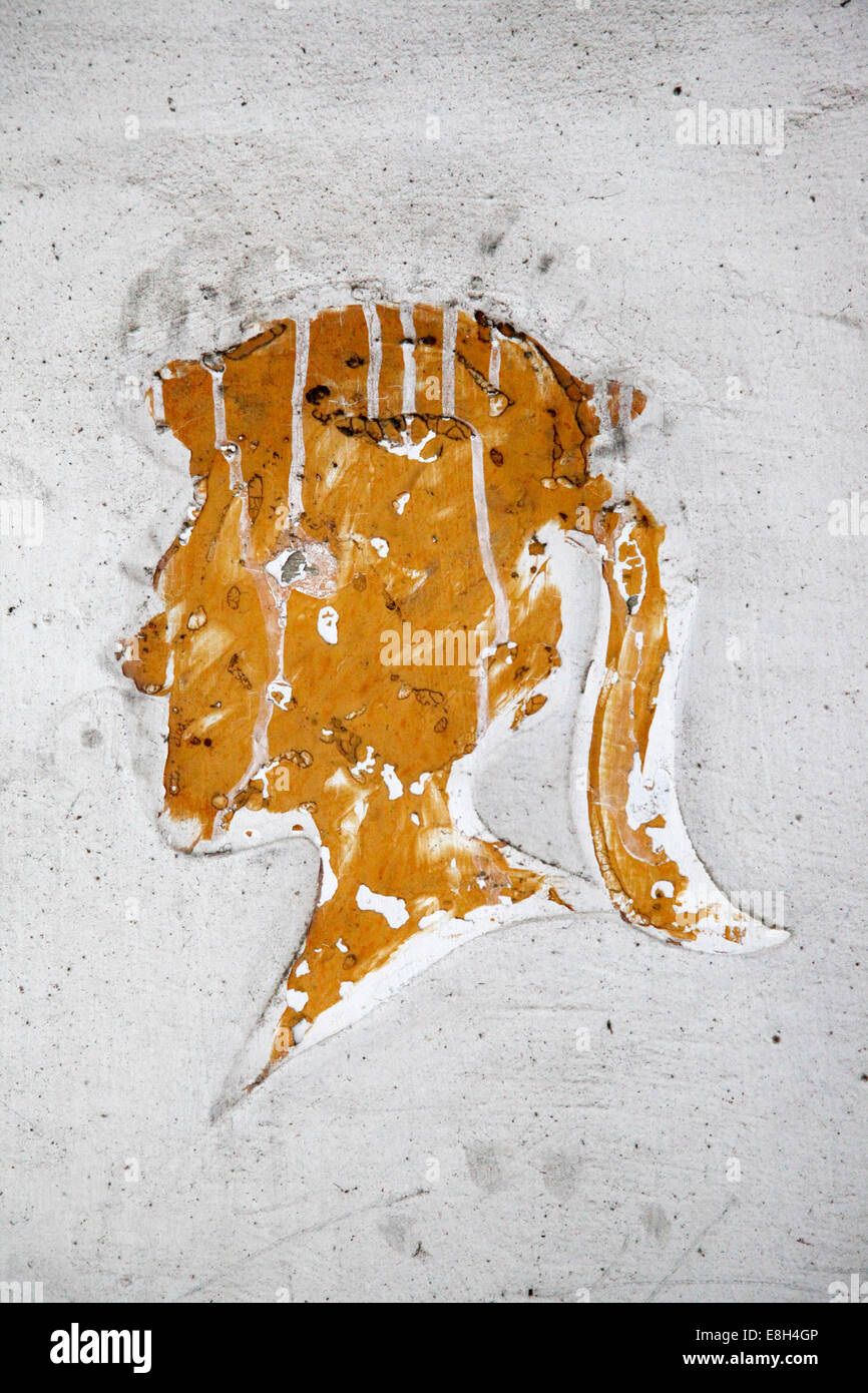 Womans head profile hi-res stock photography and images - Alamy