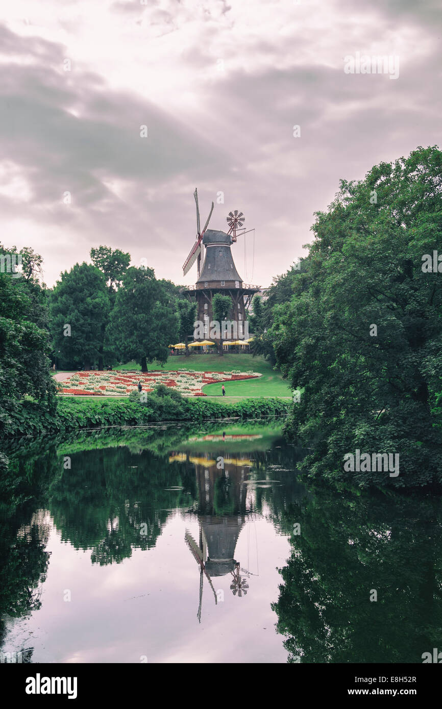 Am wall windmill hi-res stock photography and images - Alamy