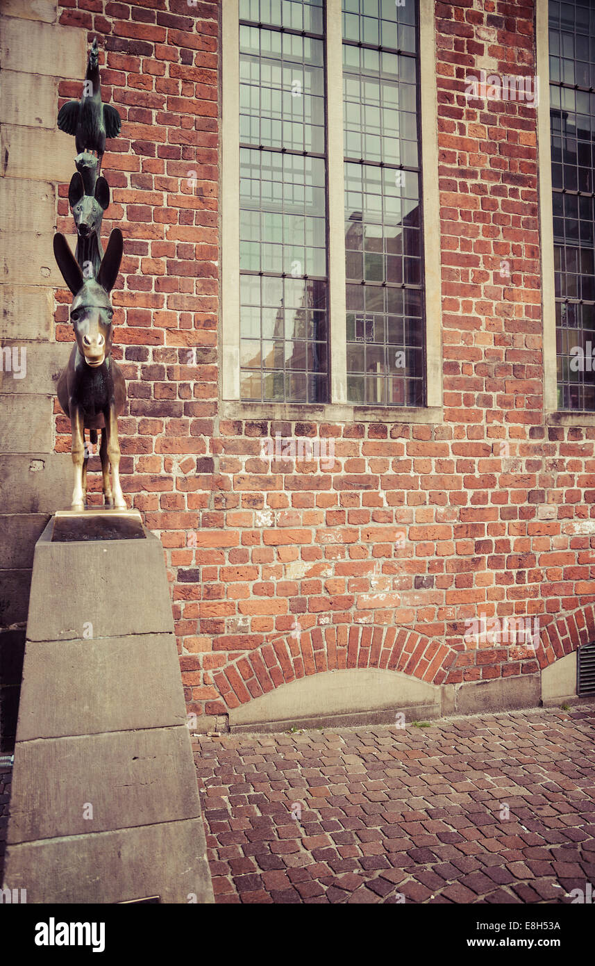 Germany, Bremen, statue of Town Musicians of Bremen at the town hall ...