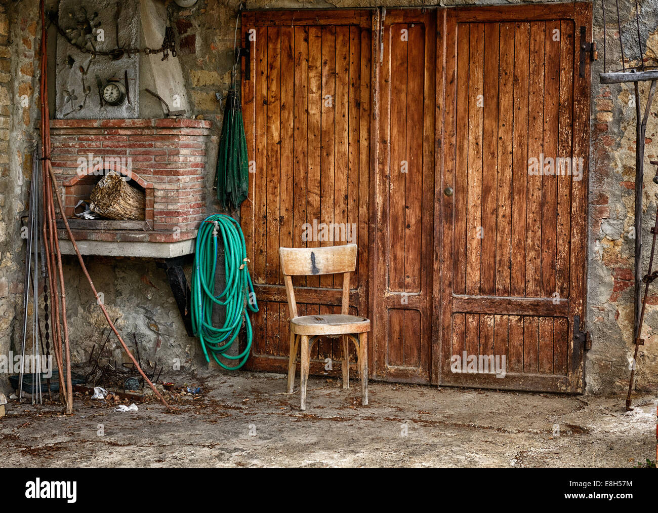 Empty chair hi-res stock photography and images - Alamy