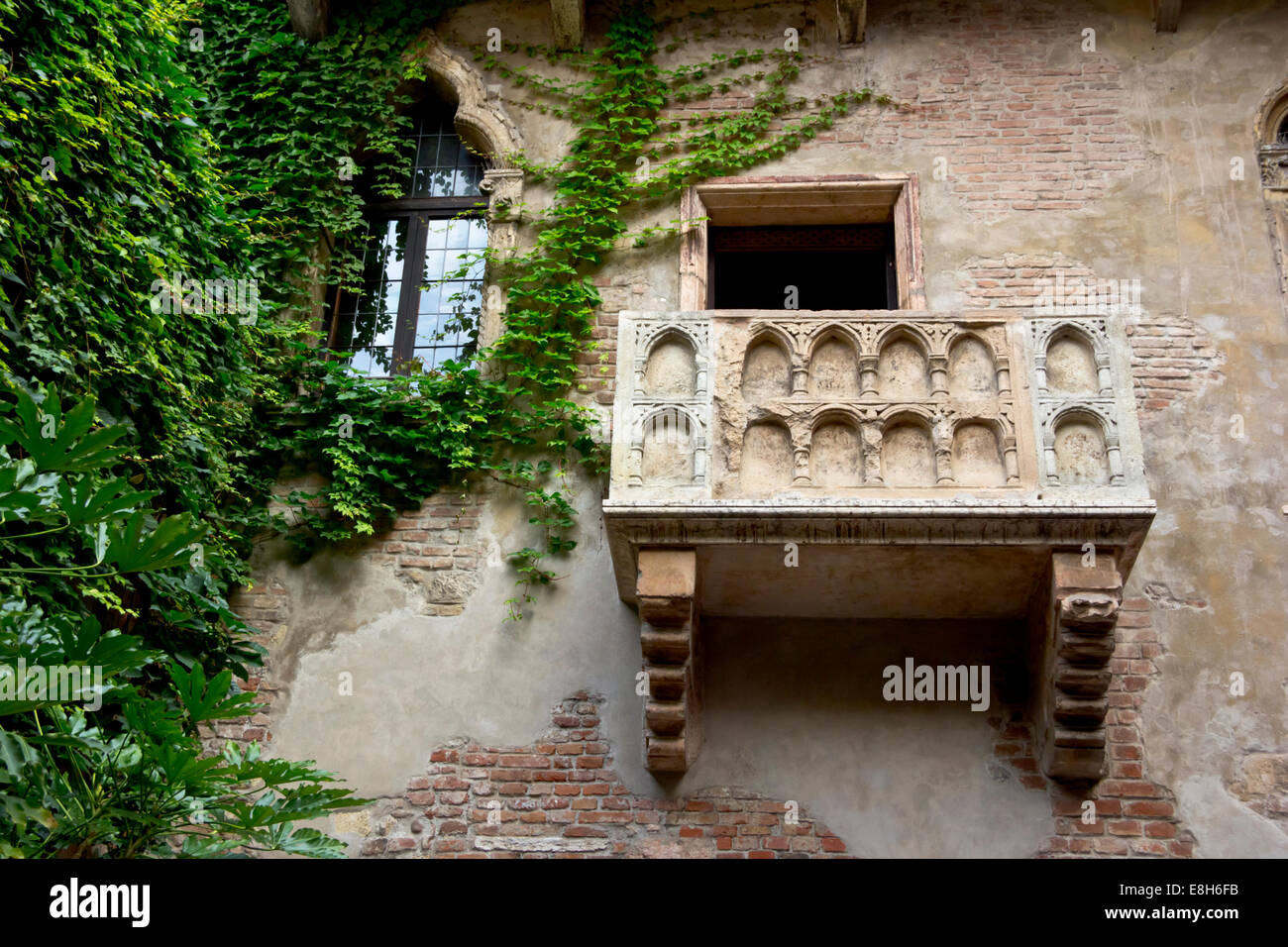 Capulet hi-res stock photography and images - Alamy