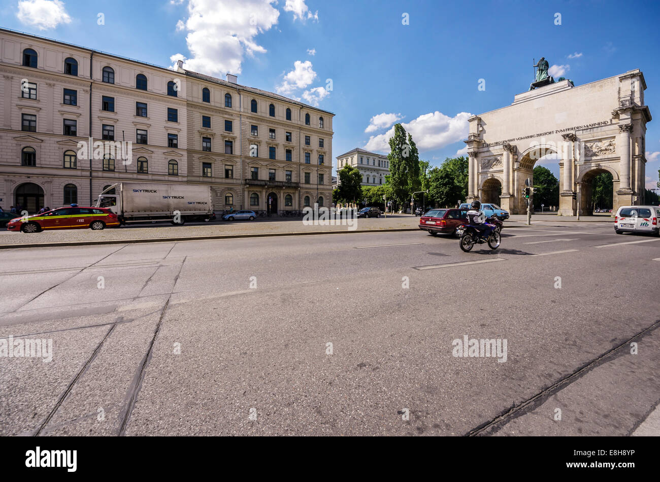 Munich victory gate hi-res stock photography and images - Alamy