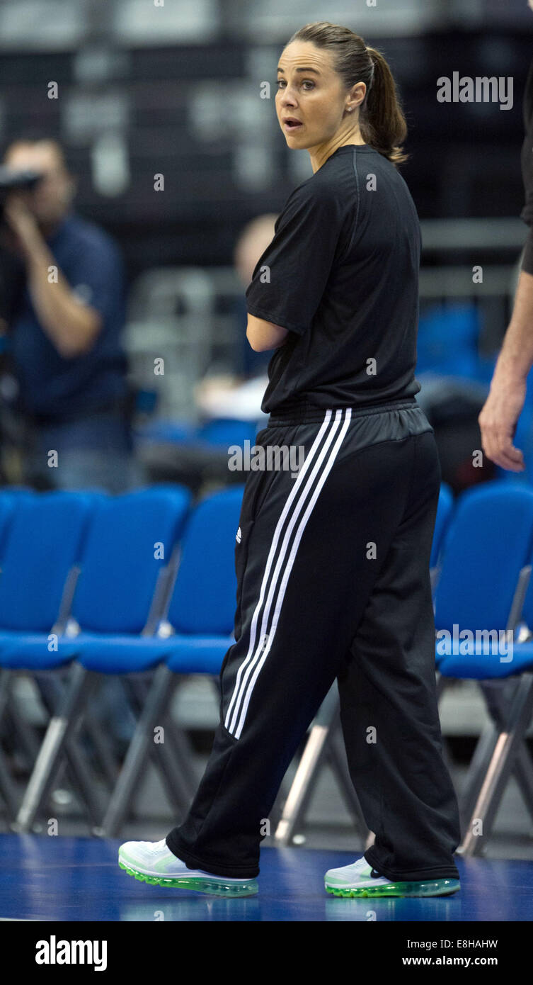 Becky hammon coach hi-res stock photography and images - Alamy