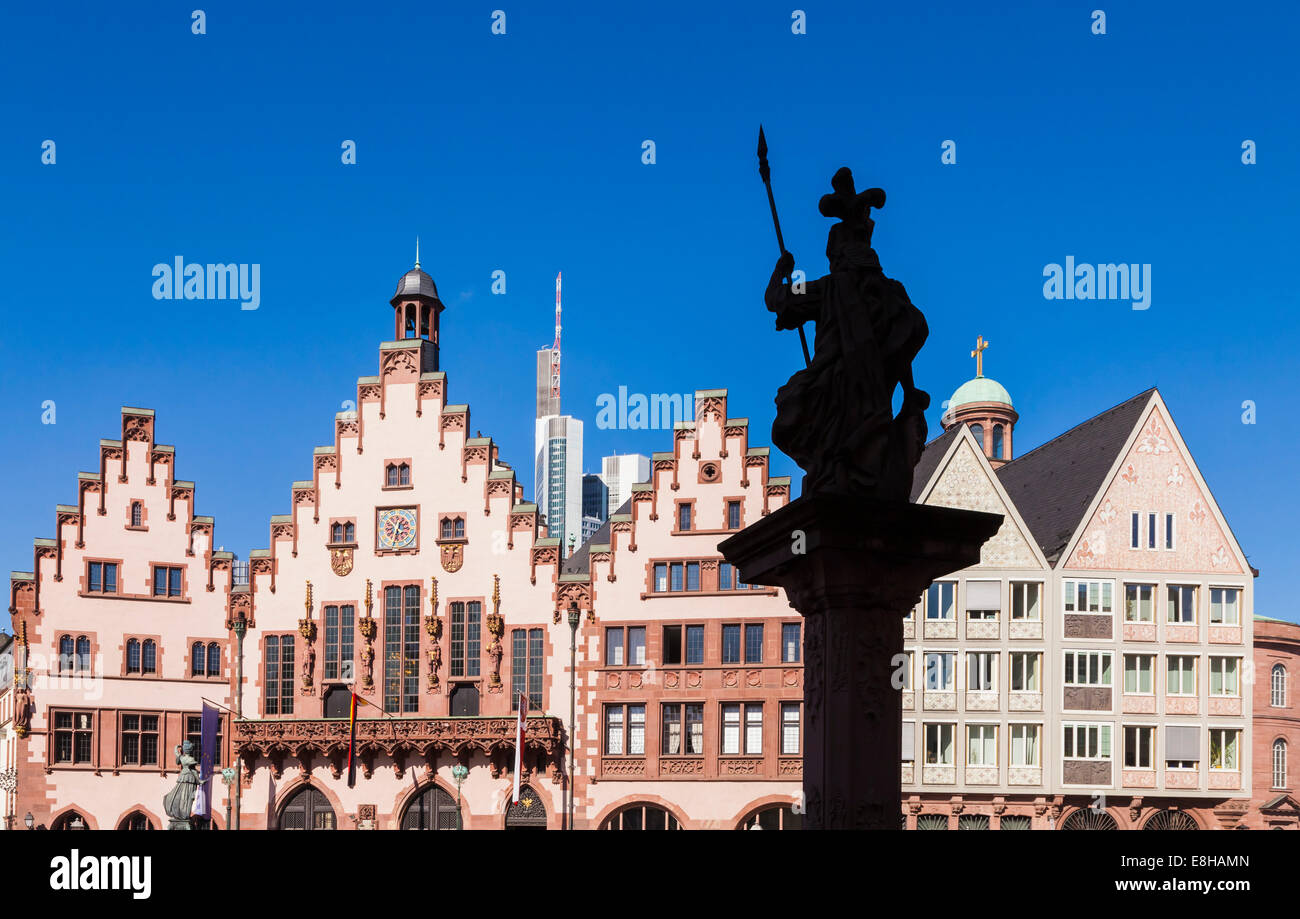 Germany, Hesse, Frankfurt, view to historical city hall with statue in ...