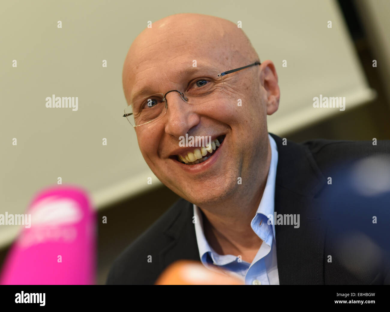 Goettingen, Germany. 8th Oct, 2014. Nobel Laureate in Chemistry Stefan ...
