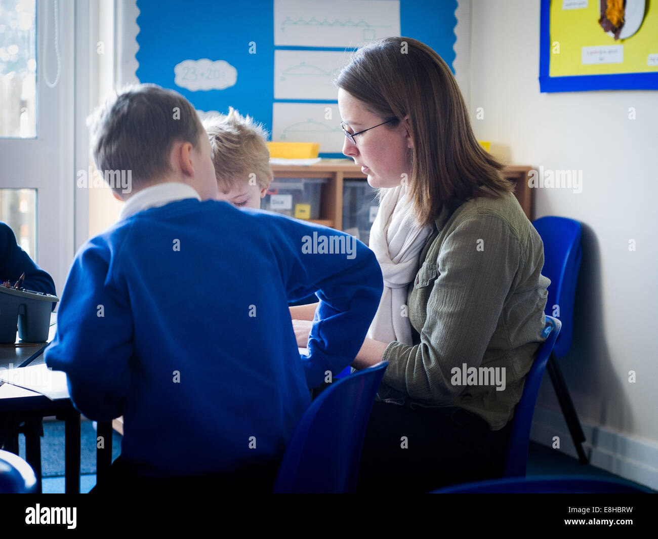 Primary school children uk hi-res stock photography and images - Alamy