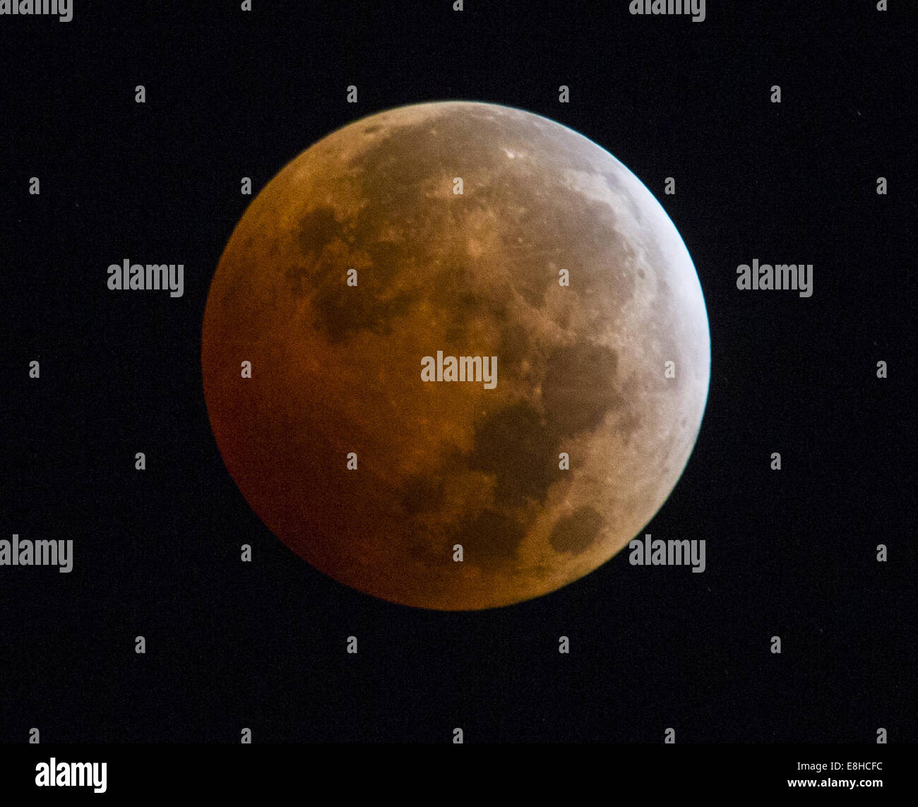 Los Angeles, California, USA. 8th Oct, 2014. The 'blood moon', created ...