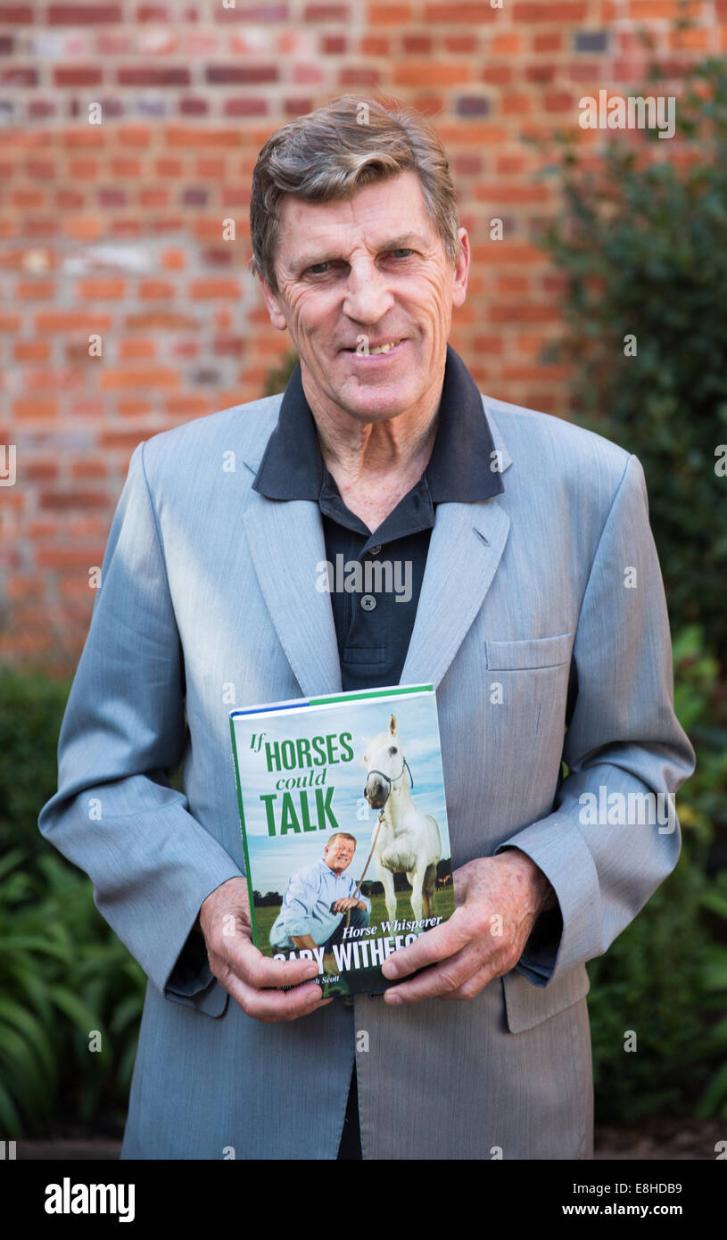 Brough scott jockey presenter hi-res stock photography and images - Alamy