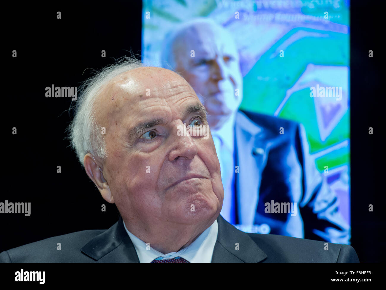 Helmut Kohl Schlosswall | Helmut Kohl Platz – OIDK