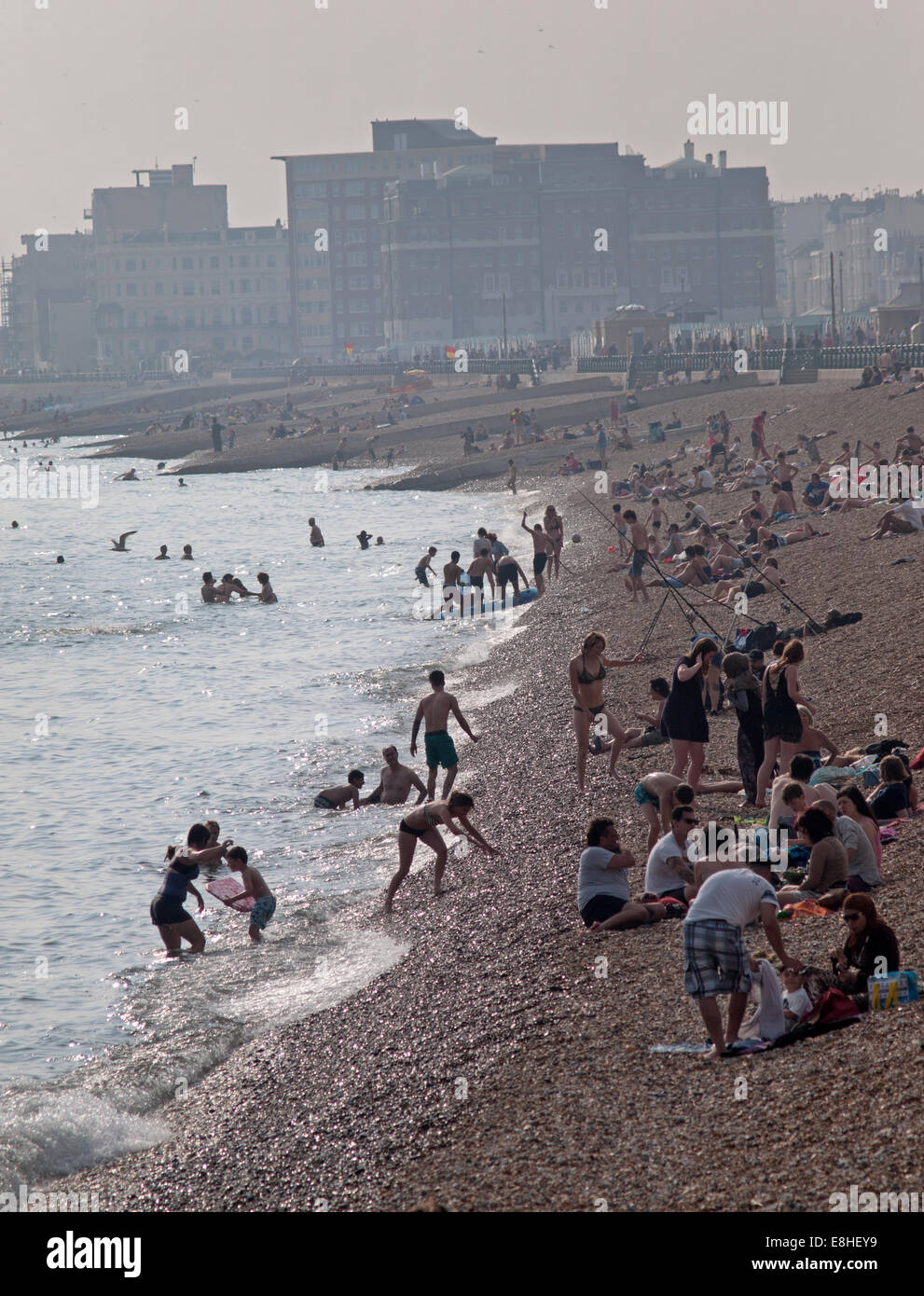 Busy brighton seafront hi-res stock photography and images - Alamy
