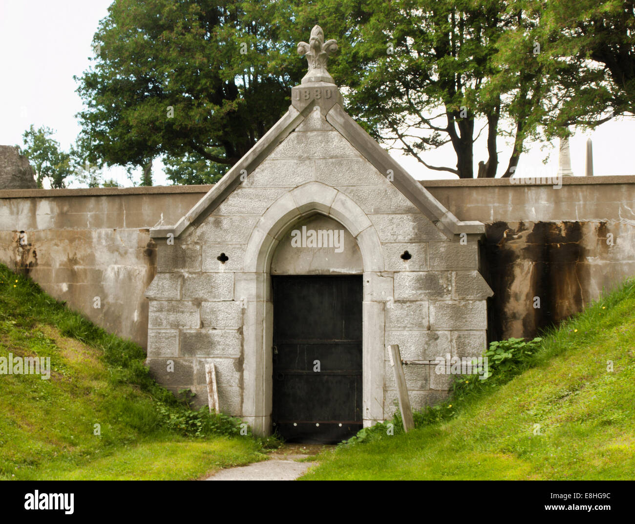 walkway to underground crypt Stock Photo - Alamy