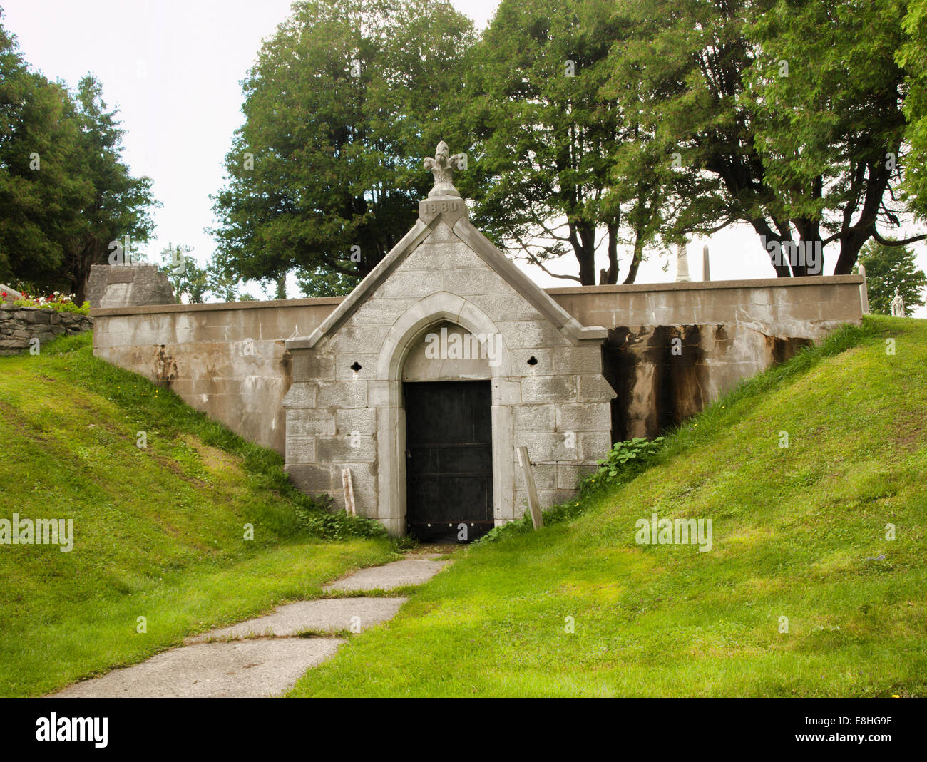 walkway to underground crypt Stock Photo - Alamy