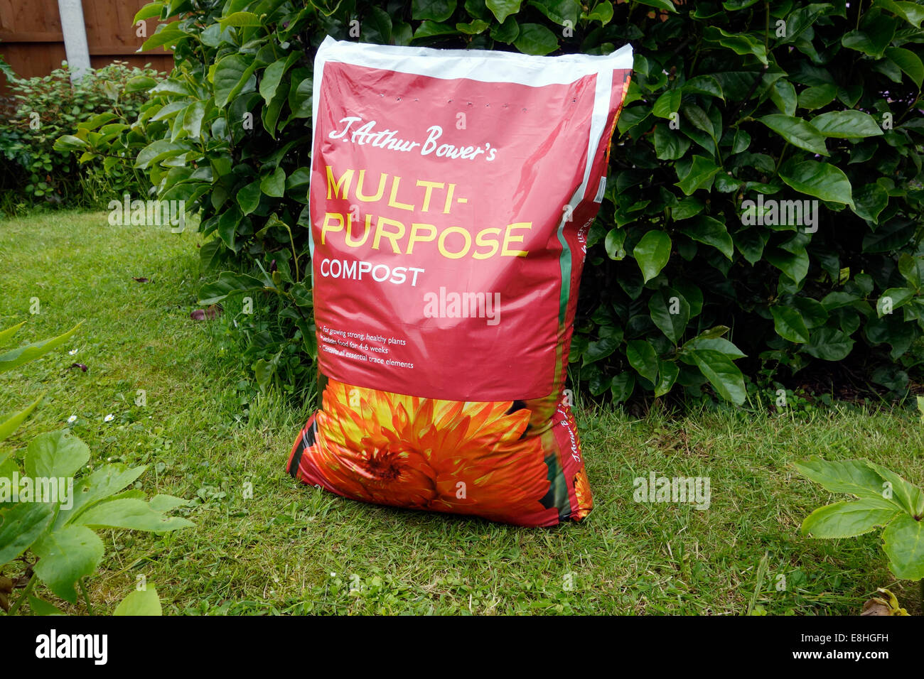 Bags of peat compost hi-res stock photography and images - Alamy