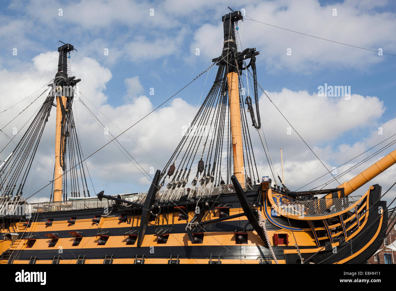 Mast rigging hms victory hi-res stock photography and images - Alamy