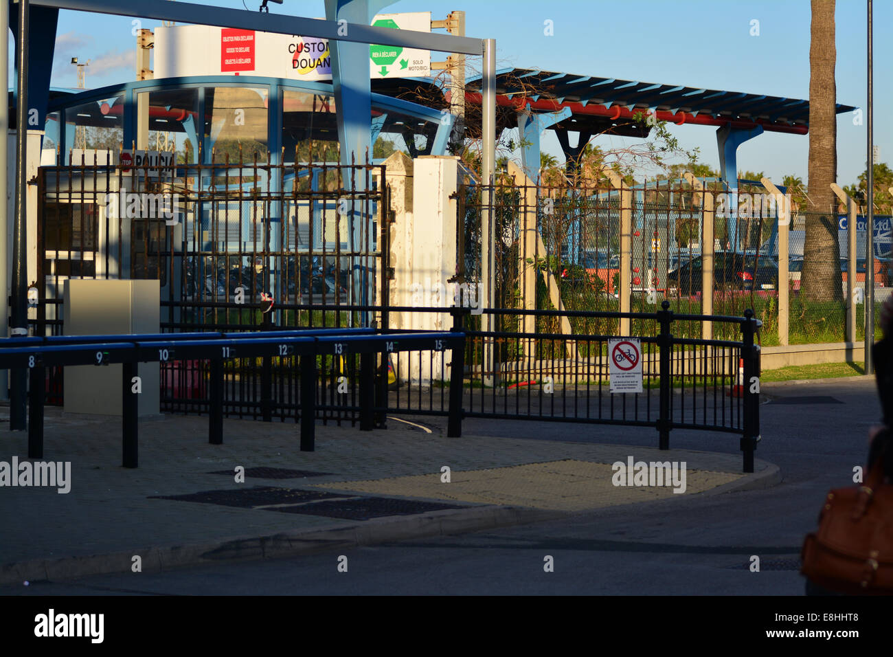 Images of the border queue area during the protest on the Spanish side ...