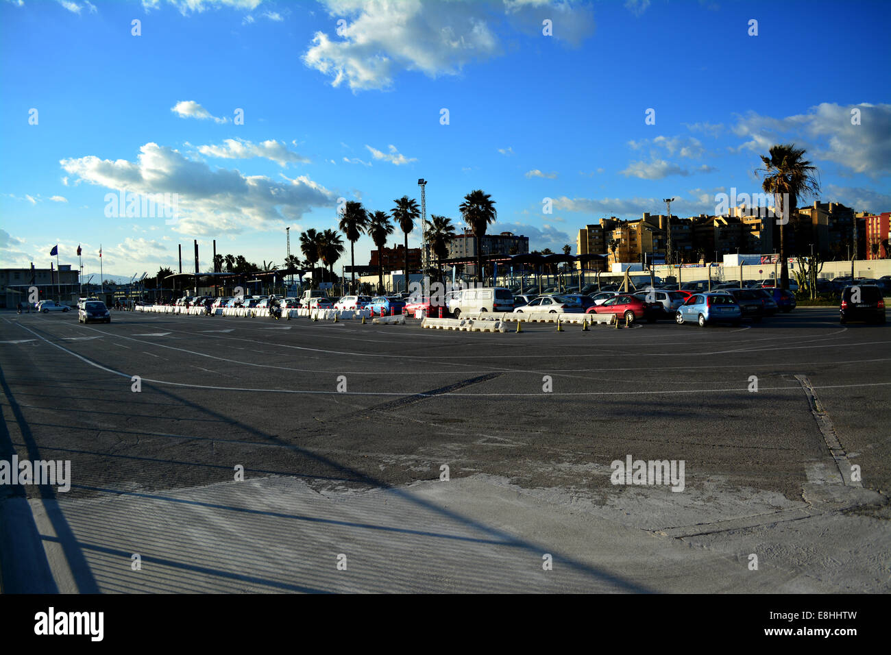 Images of the border queue area during the protest on the Spanish side ...