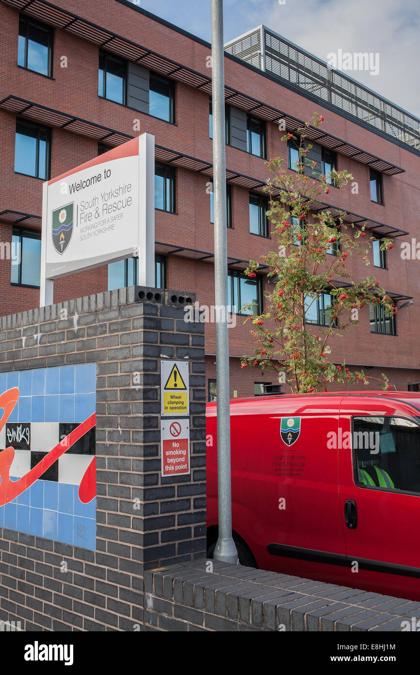 Uk fire service logo hi-res stock photography and images - Alamy