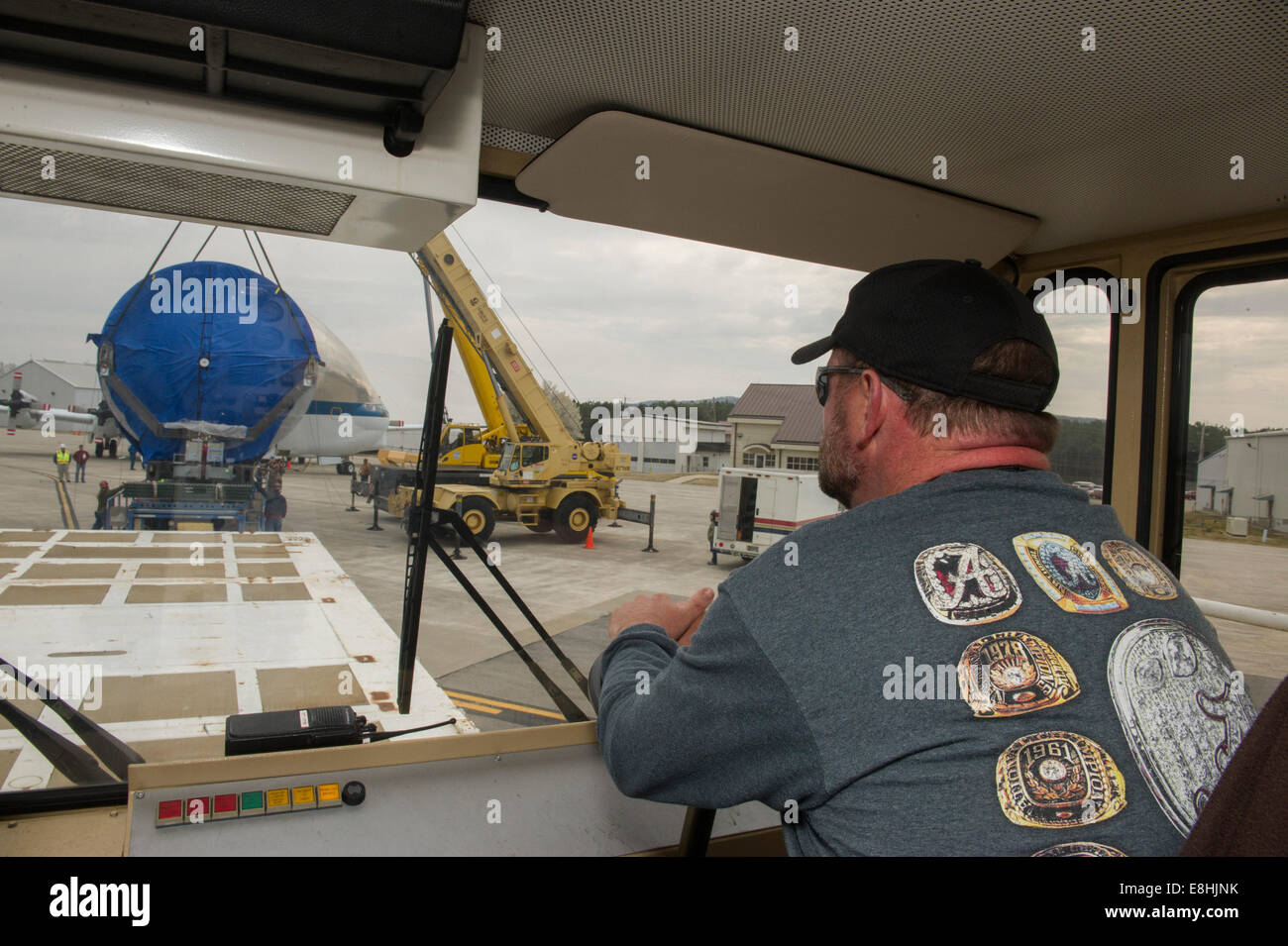 NASA’s Super Guppy aircraft delivered a composite rocket fuel tank to ...