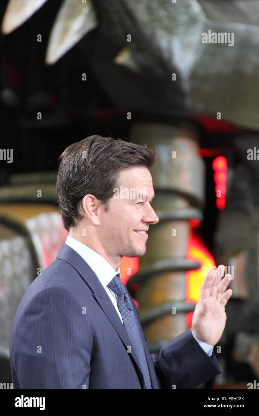 Mark Wahlberg at premiere of 'Transformers: Age of Extinction' June ...
