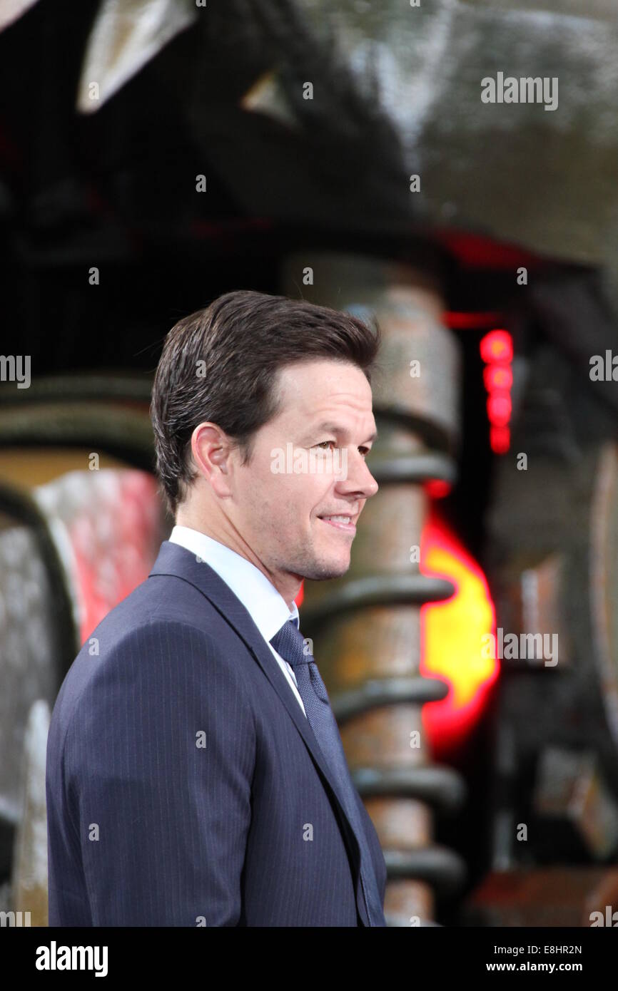 Mark Wahlberg at premiere of 'Transformers: Age of Extinction' June ...
