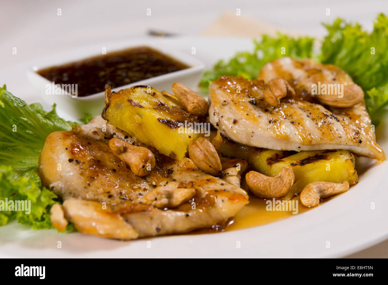 Well cooked chicken hi-res stock photography and images - Alamy