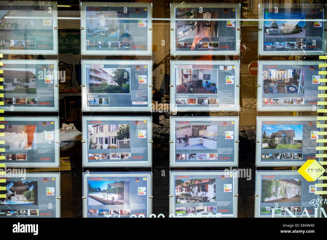 Real estate display hi-res stock photography and images - Alamy