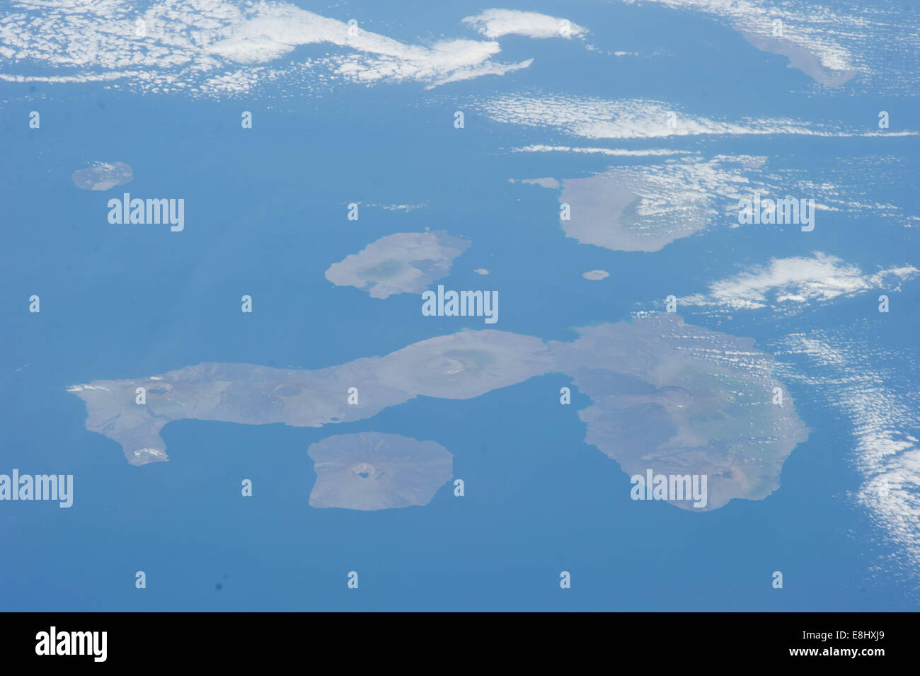 An Expedition 38 crew member aboard the International Space Station ...