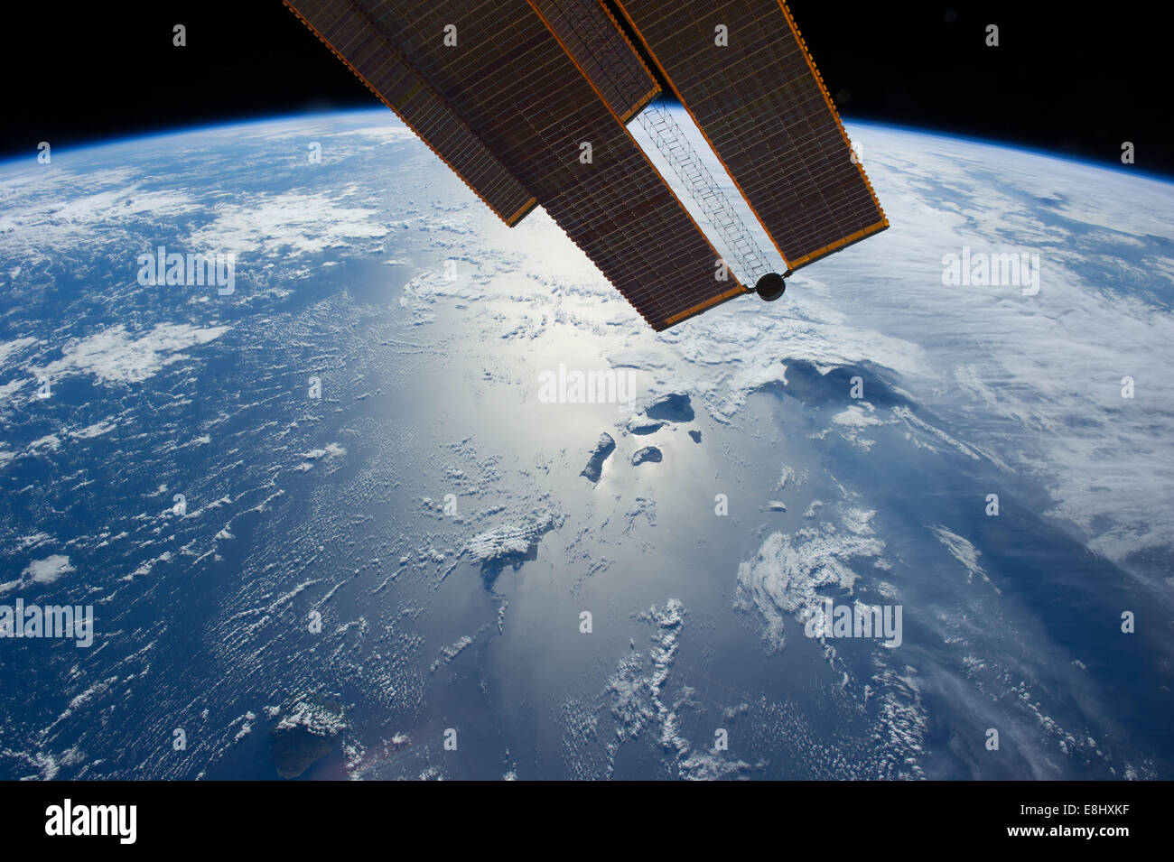 The Hawaiian Islands, located in the Pacific Ocean, are an archipelago ...